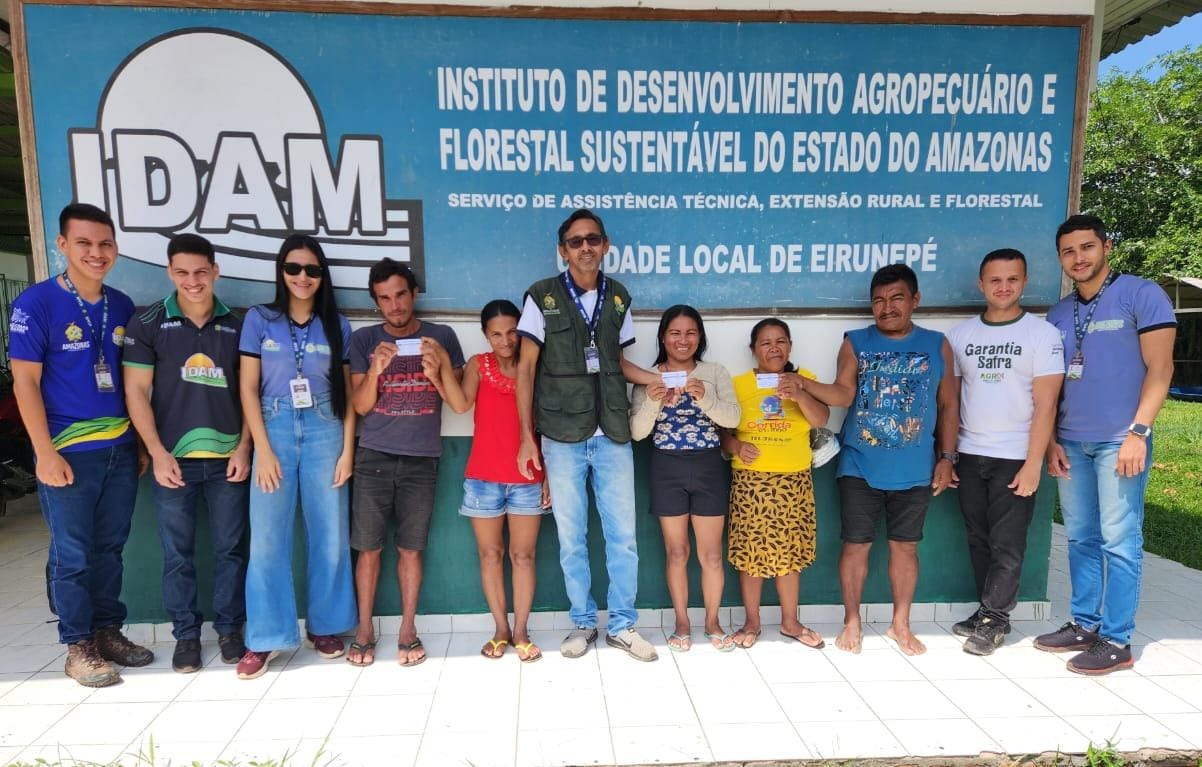 Idam inicia entrega do Cartão do Produtor Rural a indígenas de Eirunepé ...